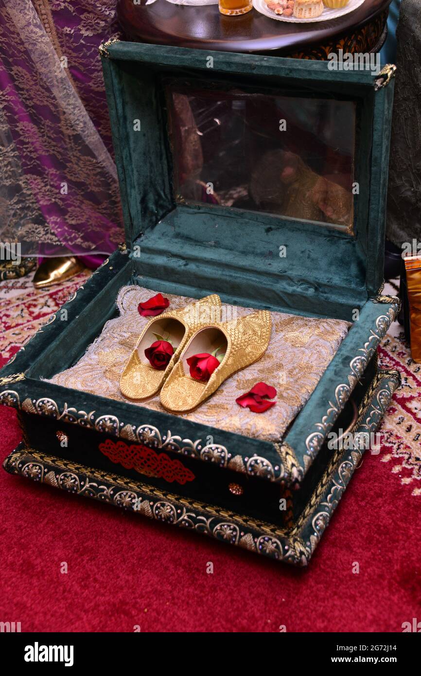 Caftan maroc hi-res stock photography and images - Alamy