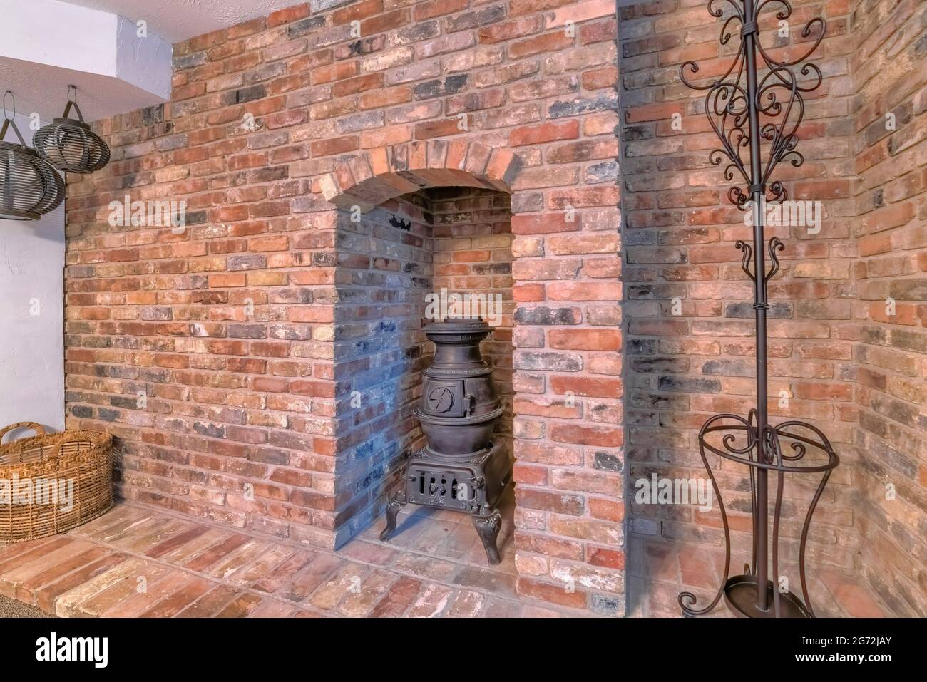 Vintage fireplace inside an apartment Stock Photo - Alamy