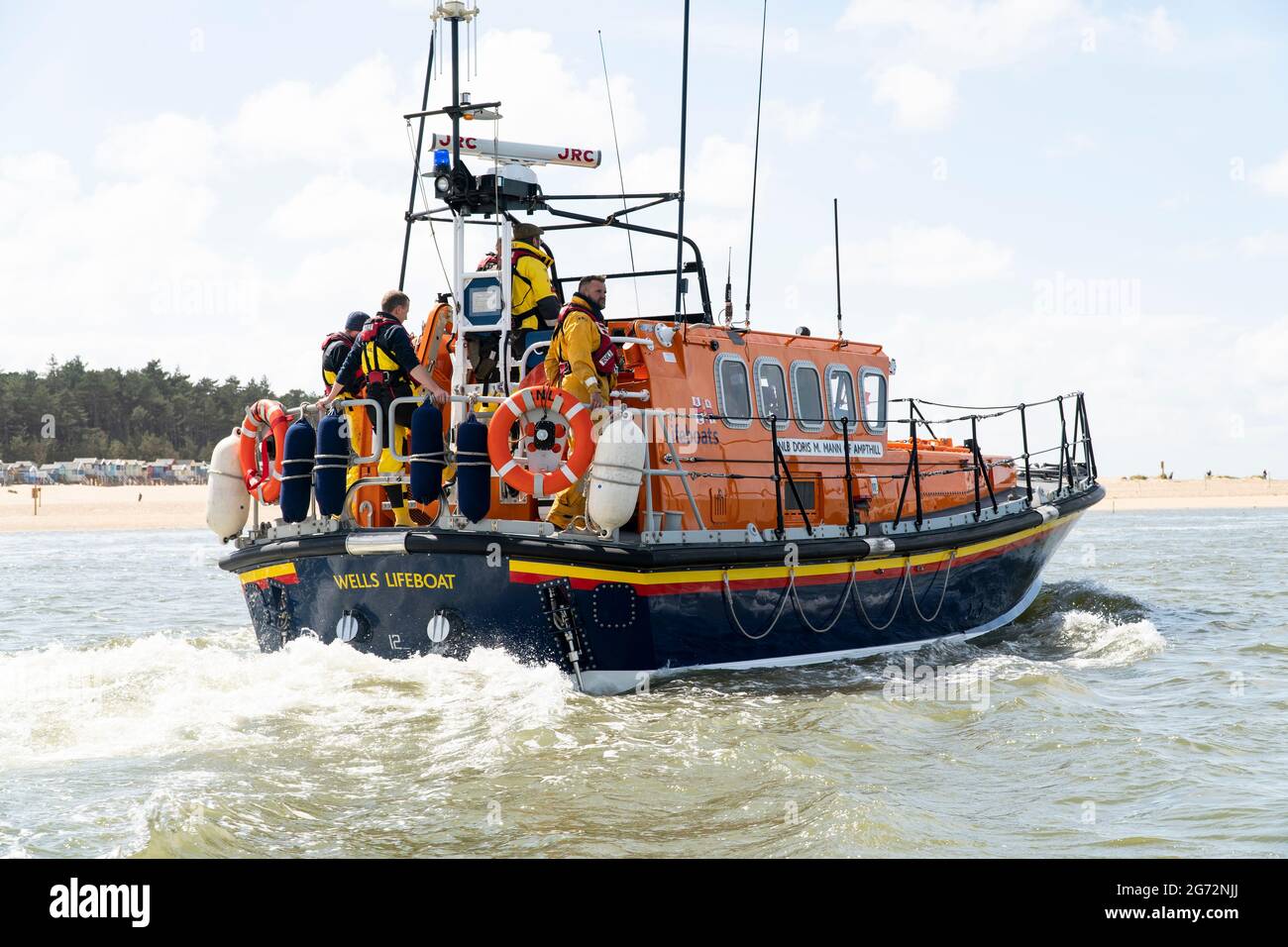 Manned lifeboat hi-res stock photography and images - Alamy