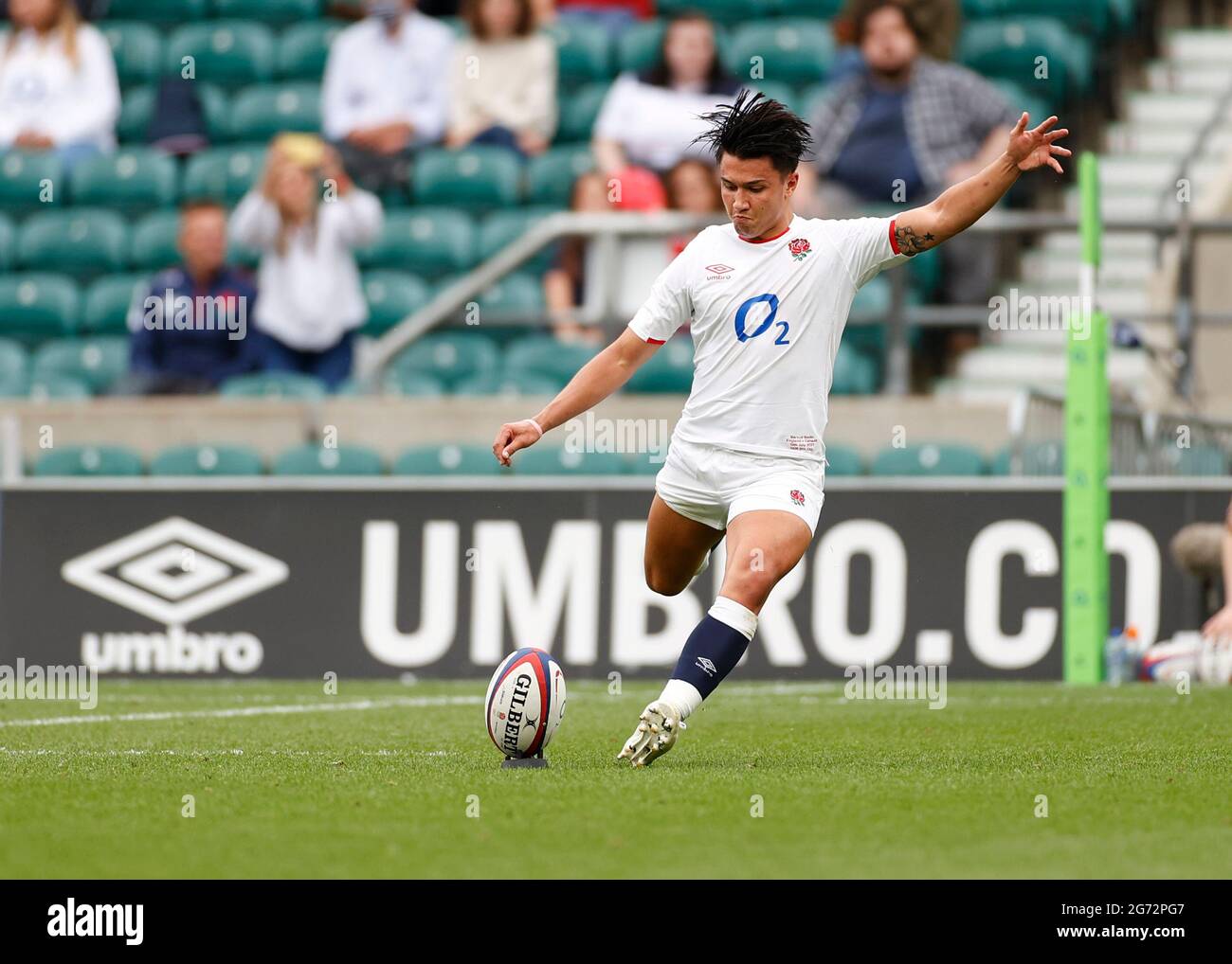 Place kick hi-res stock photography and images - Alamy