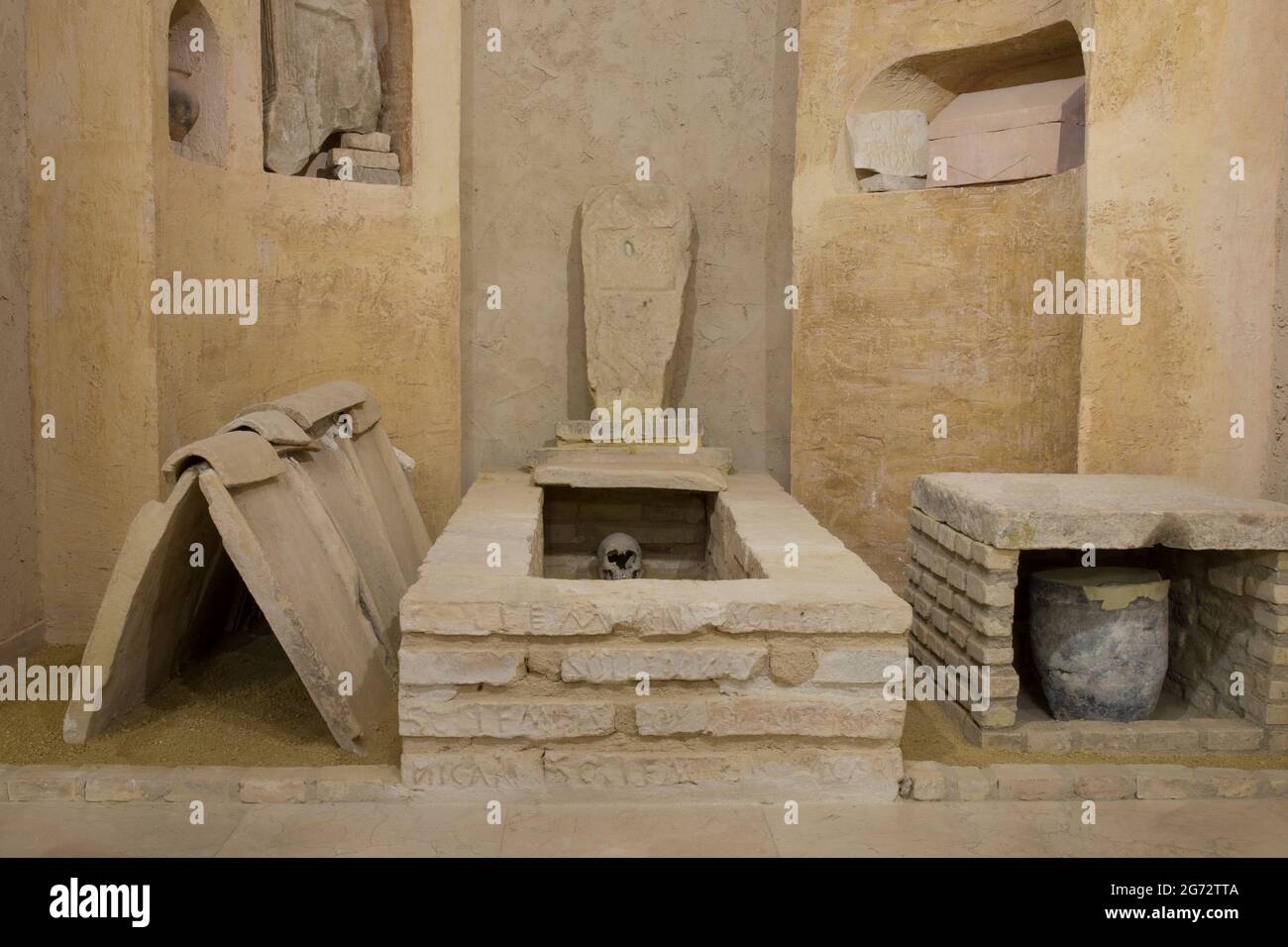 Columbaria roman hi-res stock photography and images - Alamy