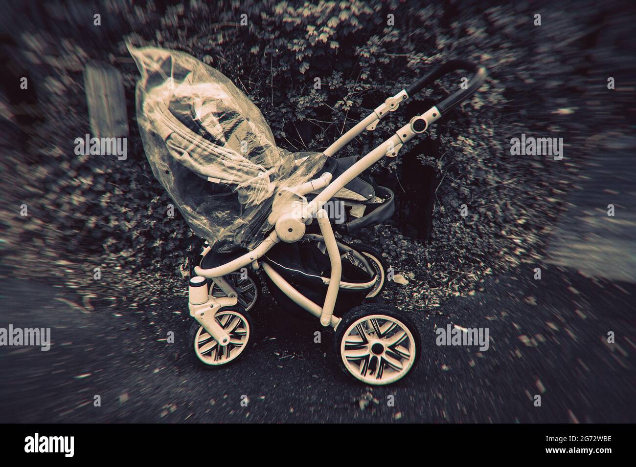 Distorted colours hi-res stock photography and images - Alamy