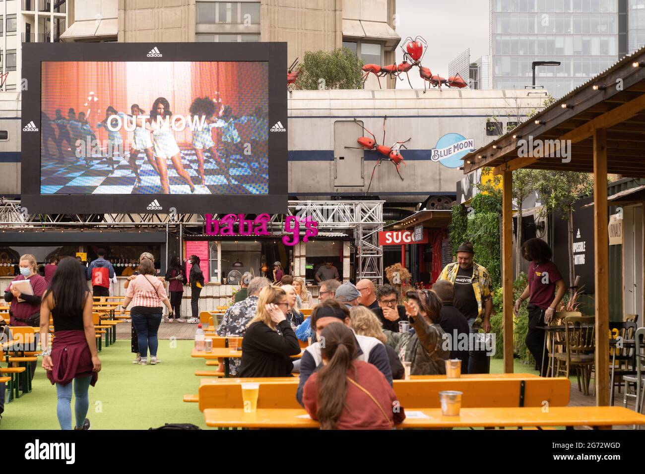 Vinegar yard london bridge hi-res stock photography and images - Alamy