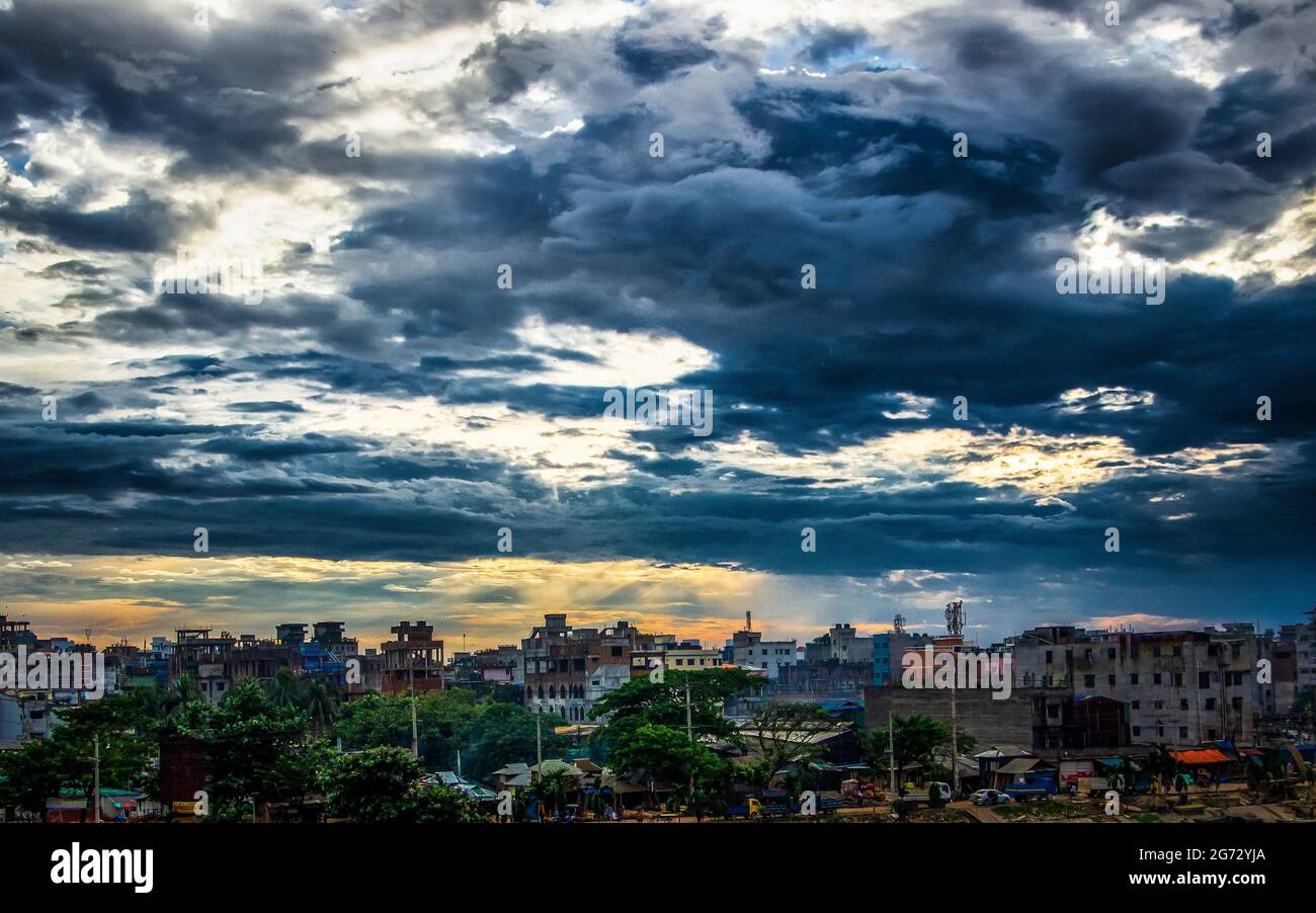 Dhaka skyline hi-res stock photography and images - Alamy