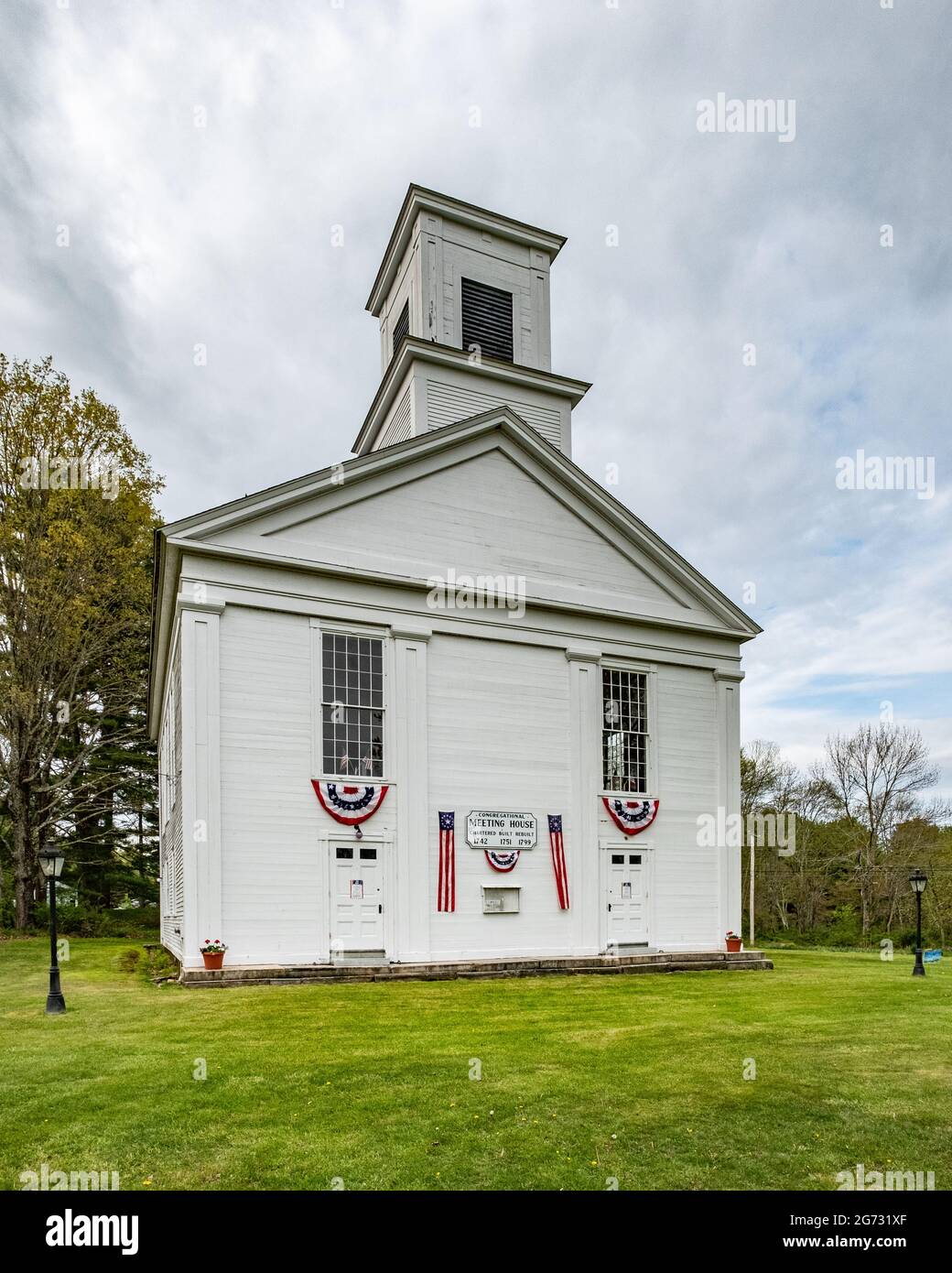 American colonial architecture hi-res stock photography and images - Alamy