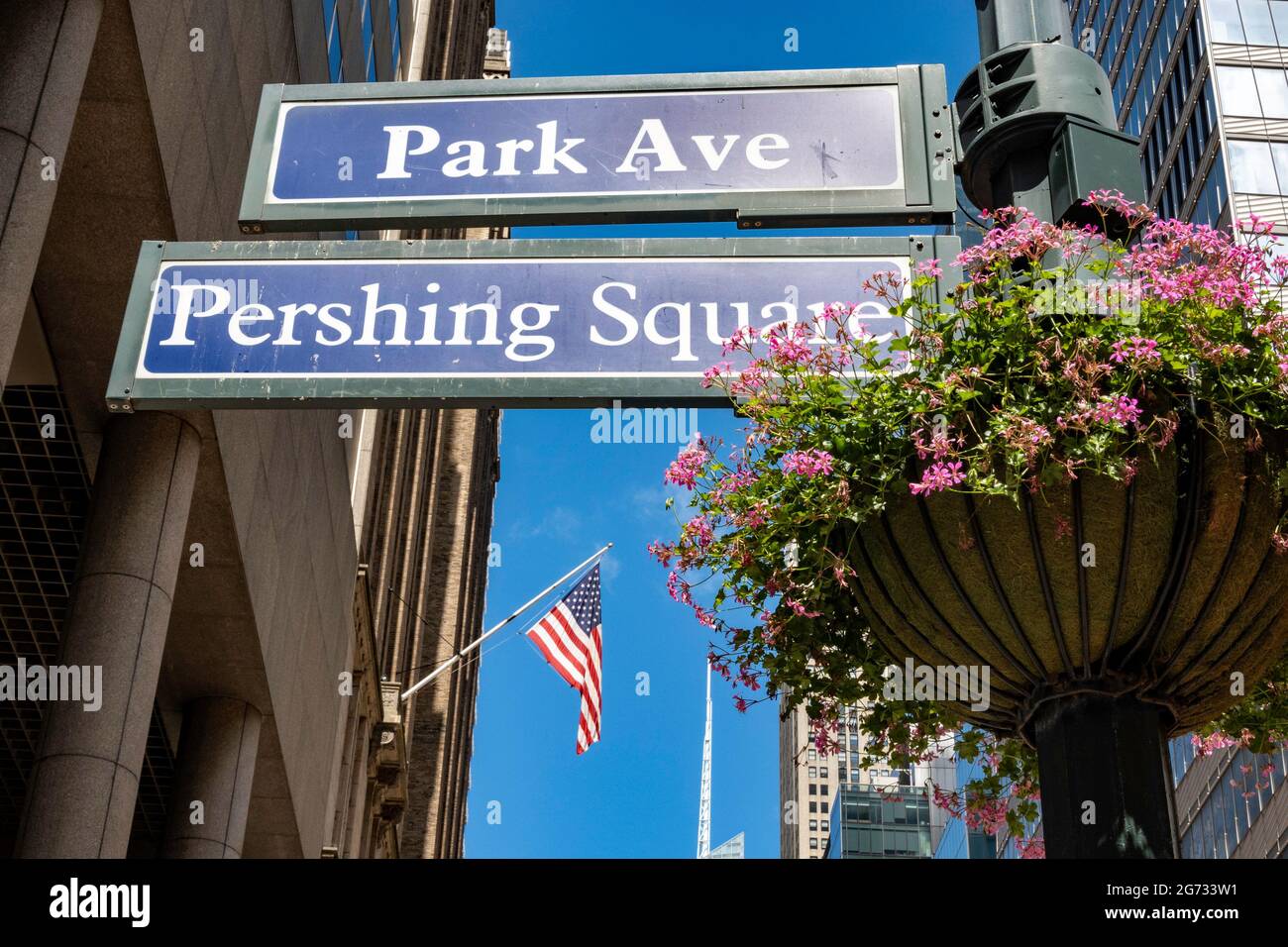 Pershing Square and Park Avenue Street Signs, NYC, USA Stock Photo - Alamy