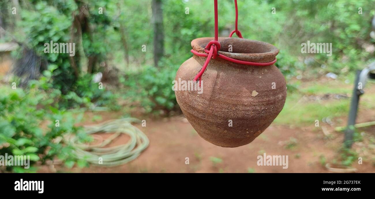 Pottery with rope hi-res stock photography and images - Alamy