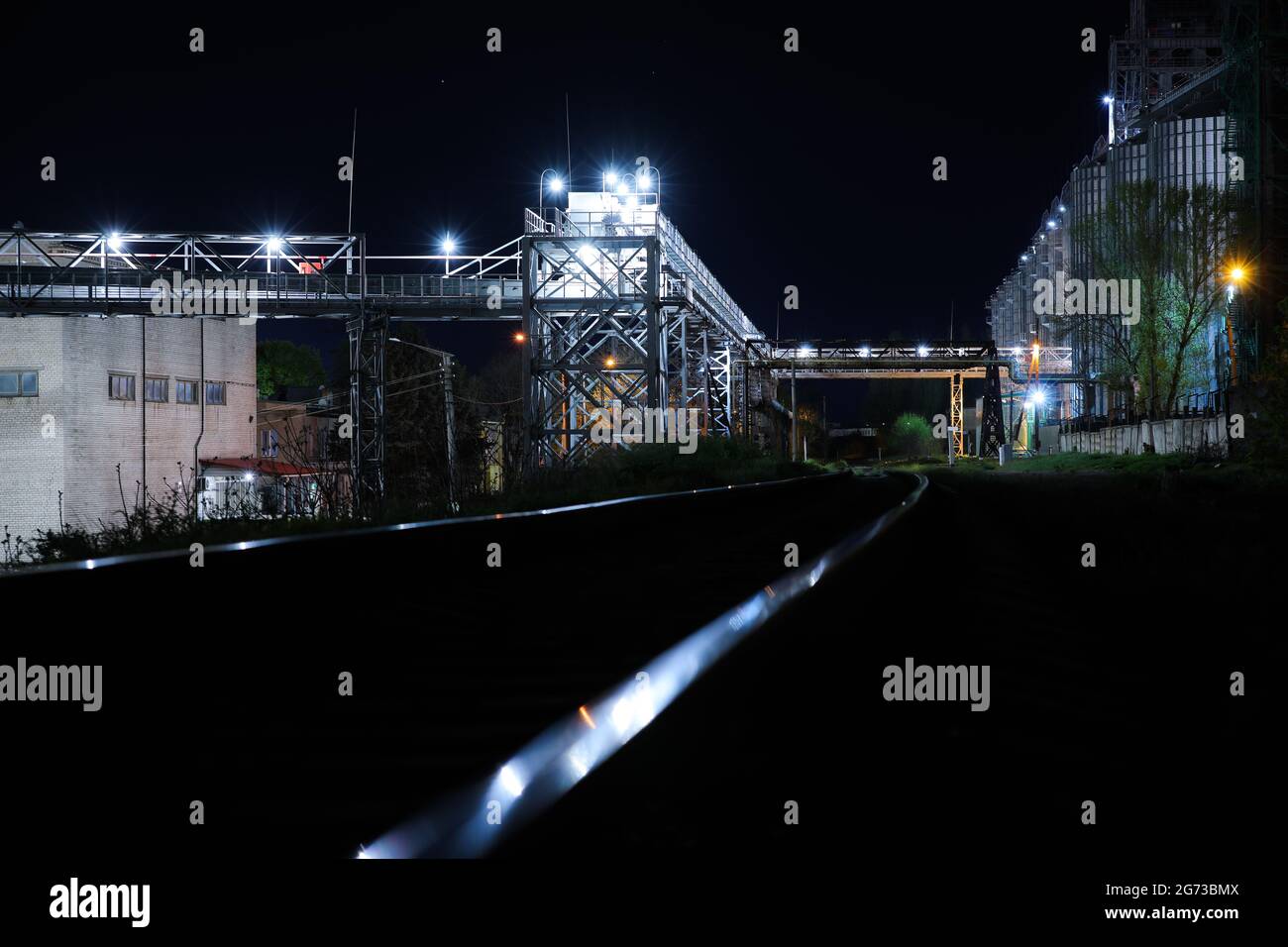Grain elevator night hi-res stock photography and images - Alamy