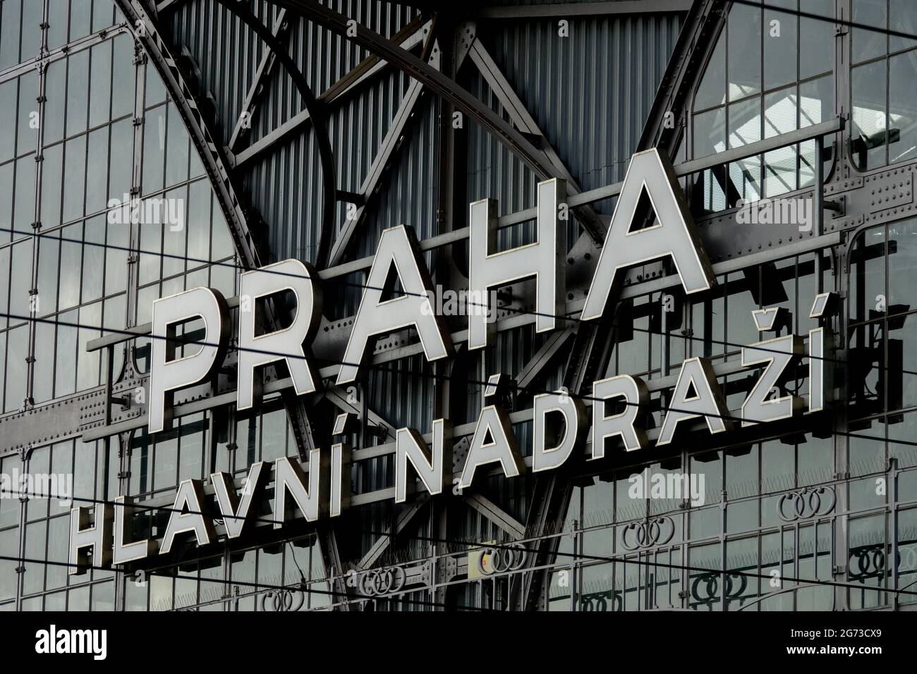 Prague main railway station / Praha Hlavni Nadrazi Stock Photo - Alamy
