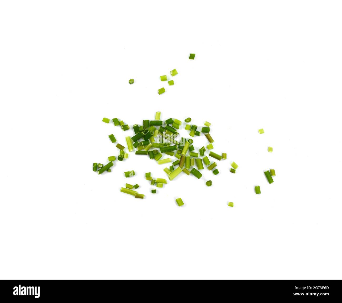 Chopped chives isolated. Fresh green chopped chives isolated on white ...