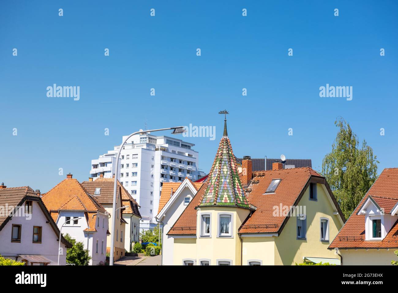 Nice neighborhood many buildings hi-res stock photography and images ...
