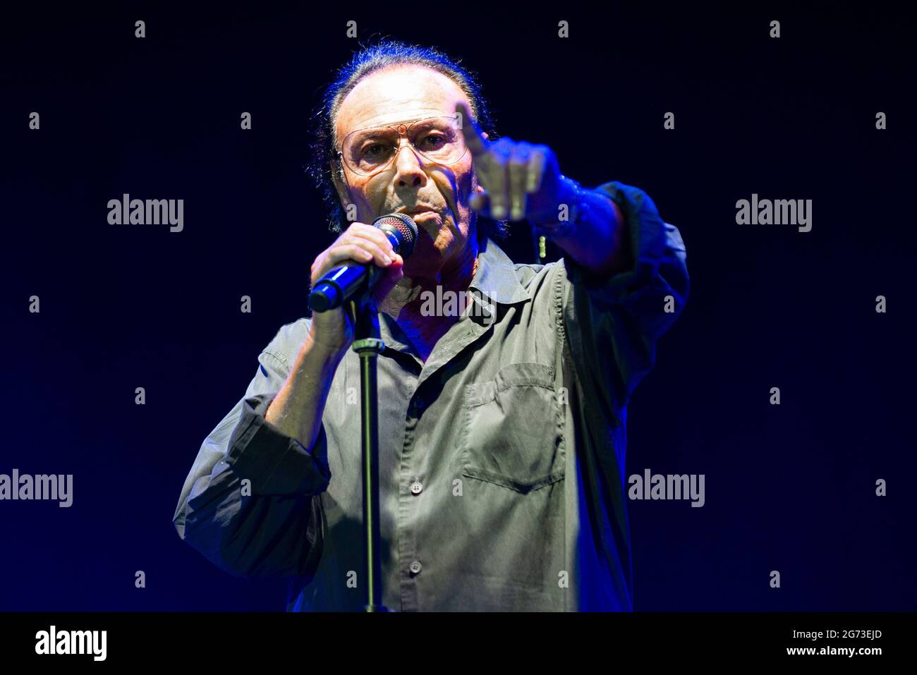 Antonello Venditti , historic Italian singer now on stage at Arena ...