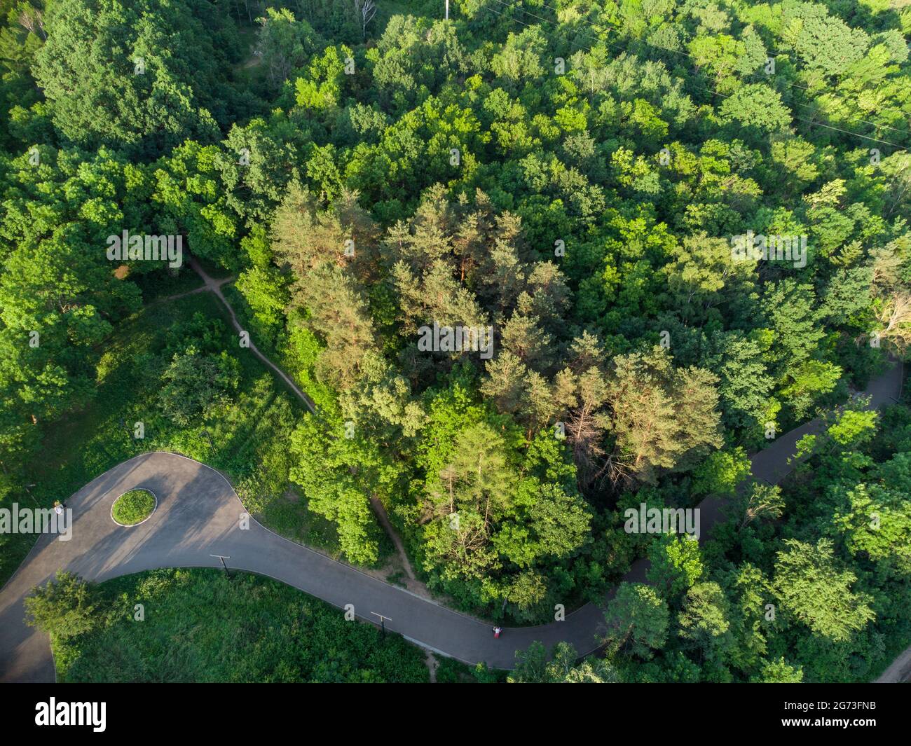 Greenery in city park hi-res stock photography and images - Alamy