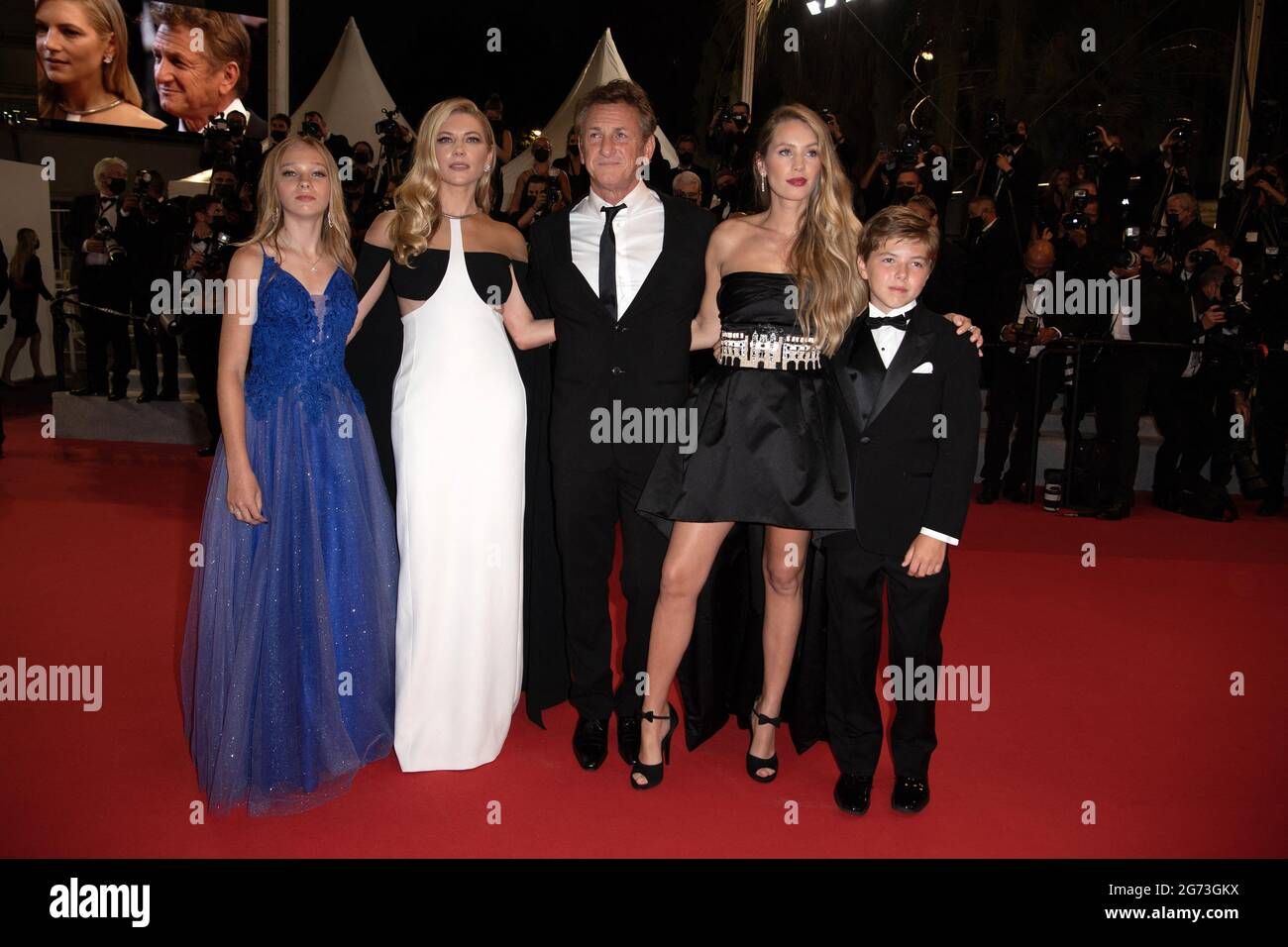 Jadyn Rylee, Dylan Penn, Sean Penn, Katheryn Winnick and Beckam ...