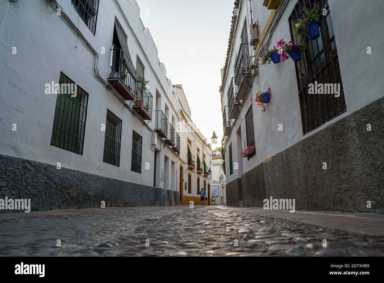 Narrow path between two buildings Stock Photo - Alamy