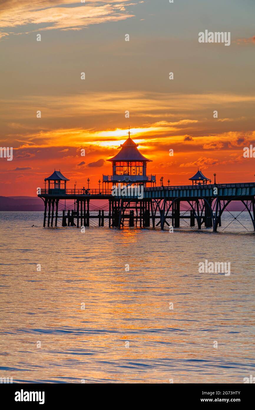 Cloudy pier hi-res stock photography and images - Alamy