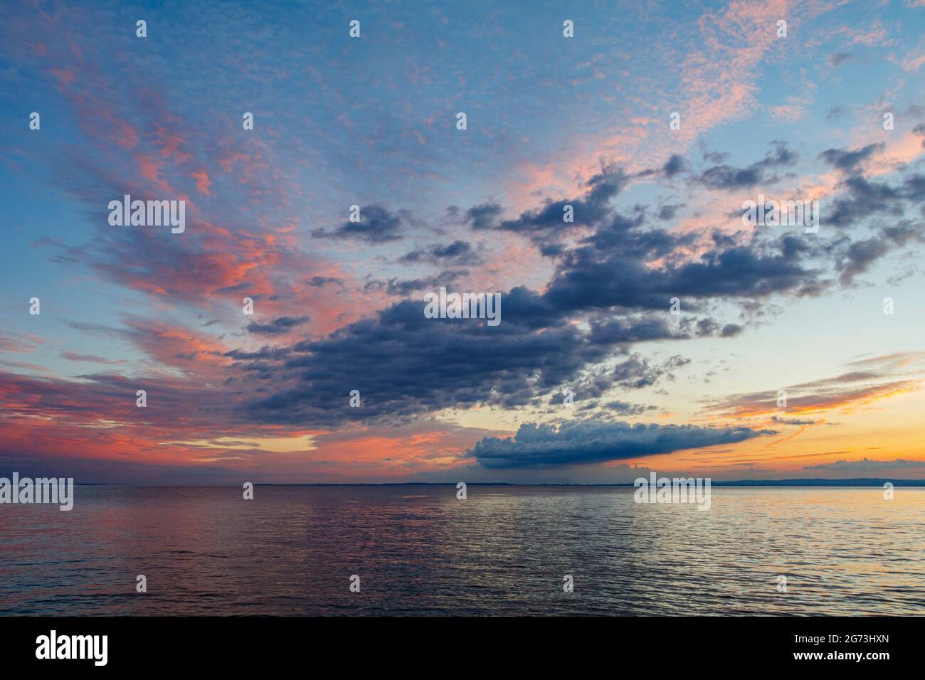 Sunset over the Bristol channel Stock Photo - Alamy