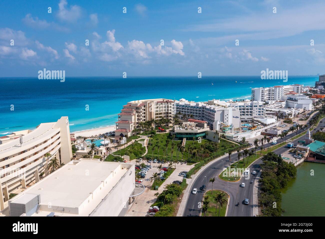 Aerial view of the luxury hotels in Cancun Stock Photo - Alamy