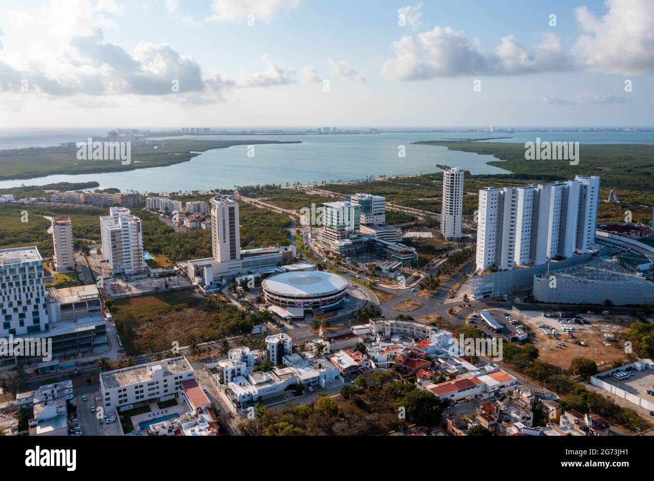 Cancun beach buildings hi-res stock photography and images - Alamy