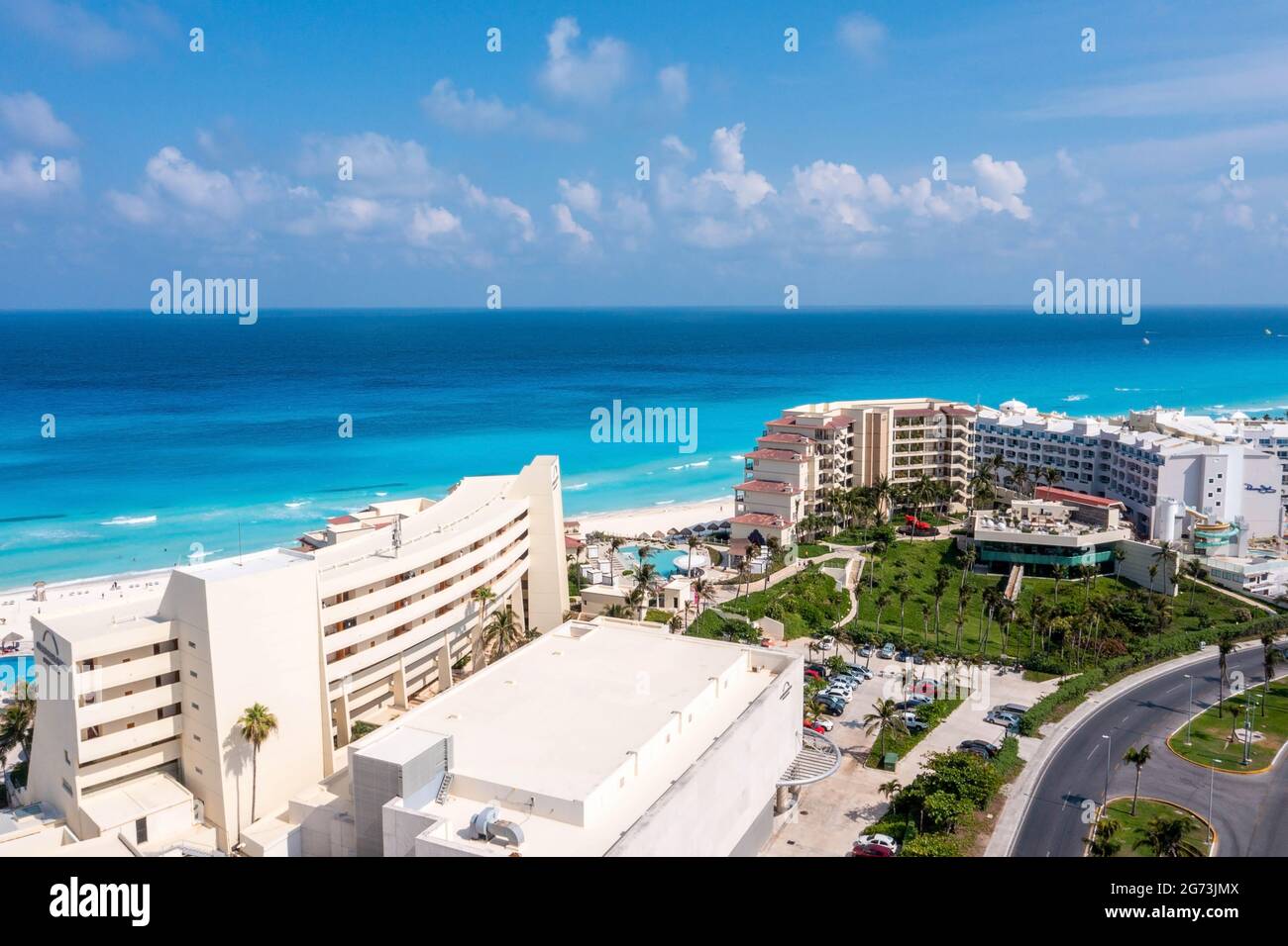 Aerial view of the luxury hotels in Cancun Stock Photo - Alamy