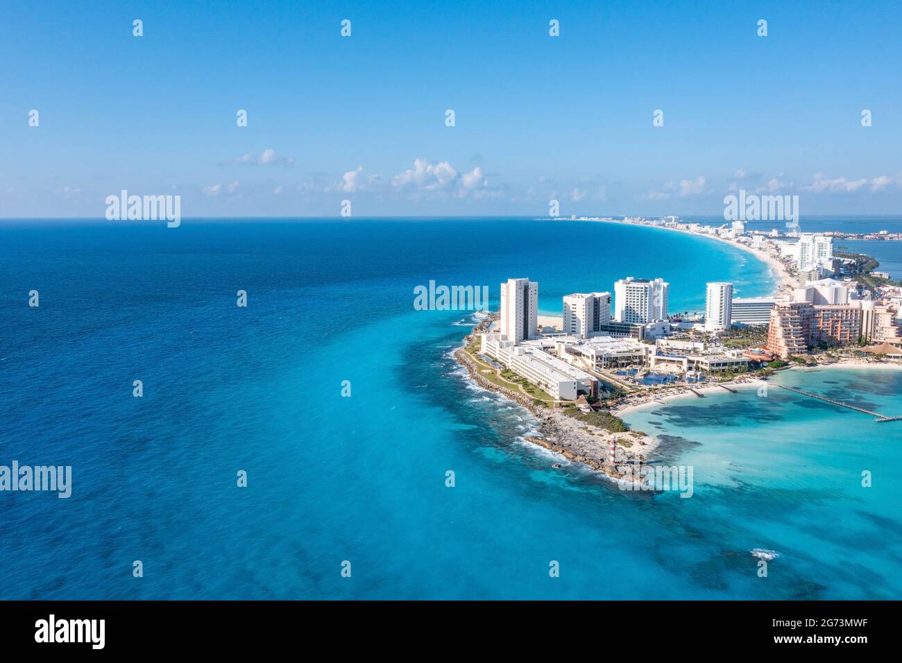 Aerial view of the luxury hotels in Cancun Stock Photo - Alamy