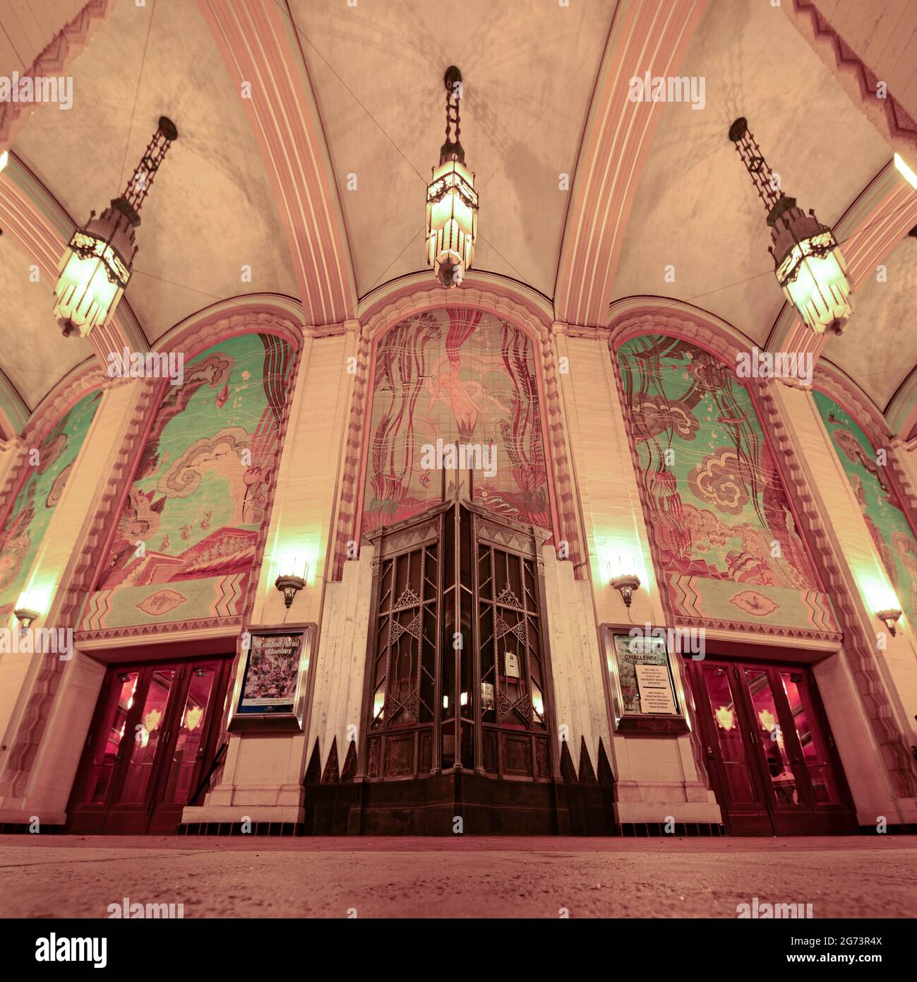 Ballroom scene hi-res stock photography and images - Alamy