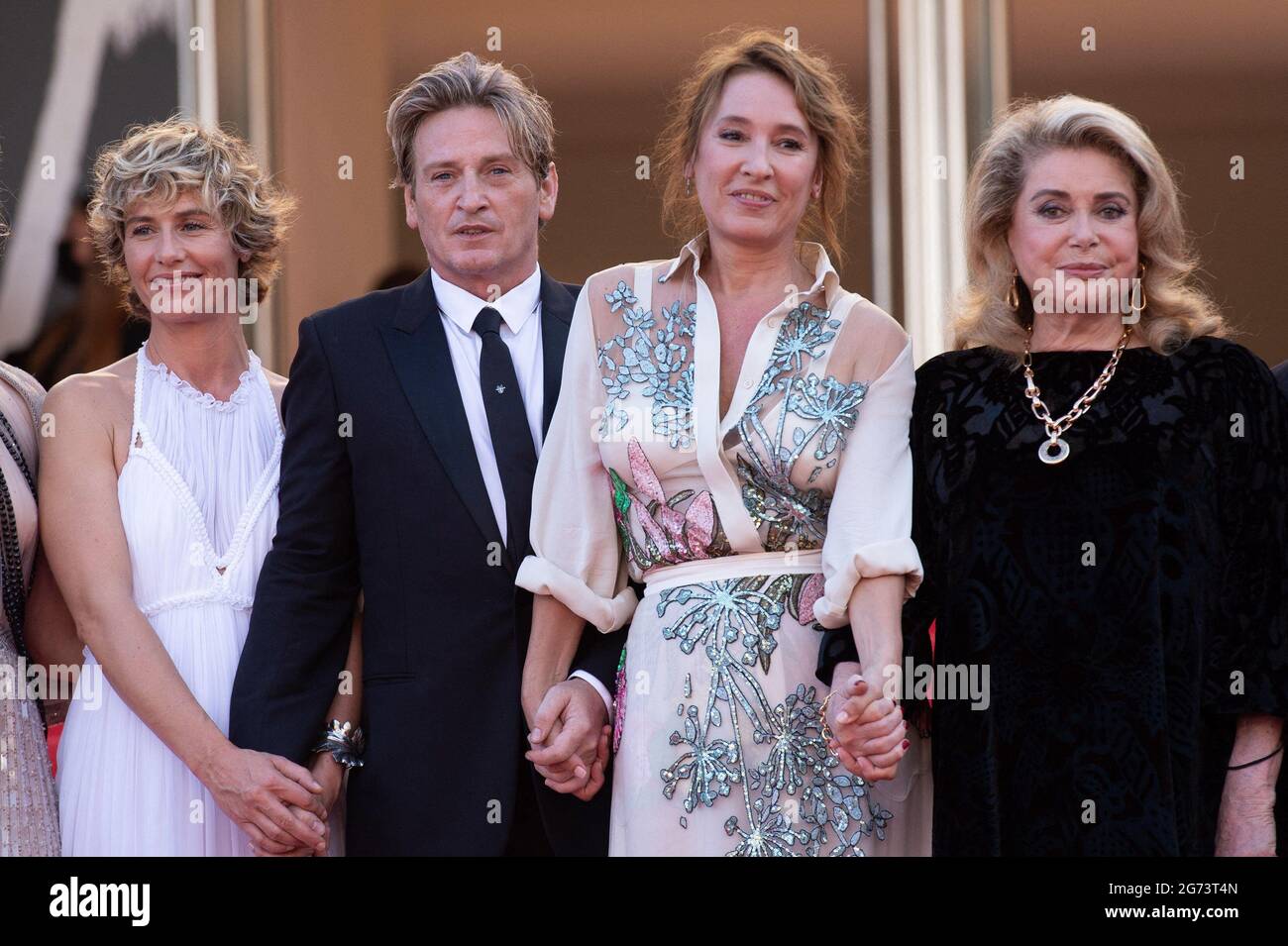 Cecile de France, Benoit Magimel, Emmanuelle Bercot and Catherine ...