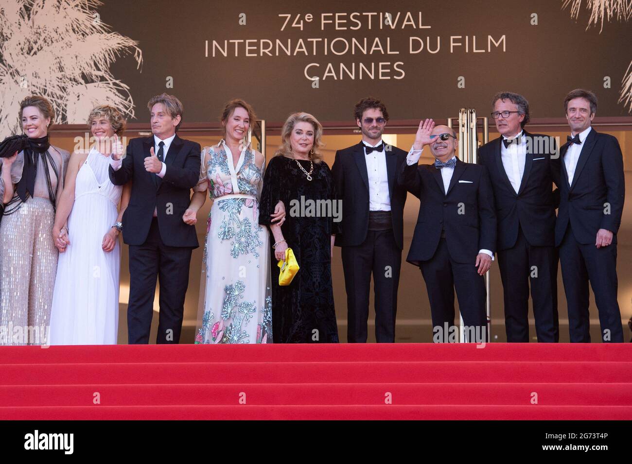 Lou Lampros, Oscar Morgan, Melissa George, Cecile de France, Benoit ...