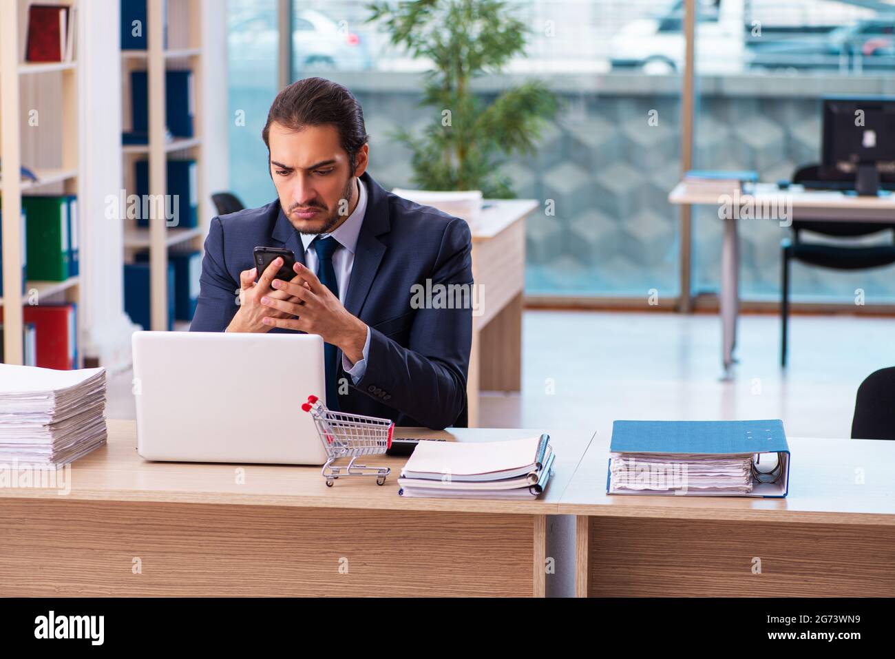 Sad employee retail hi-res stock photography and images - Alamy