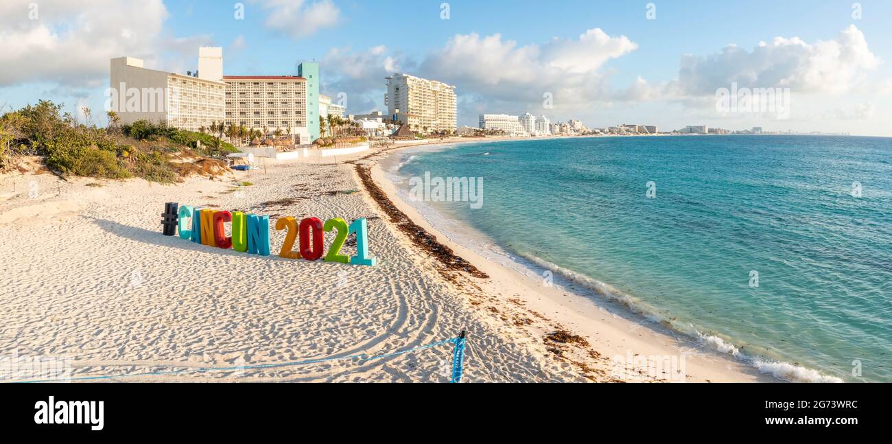 Cancun sign hi-res stock photography and images - Alamy