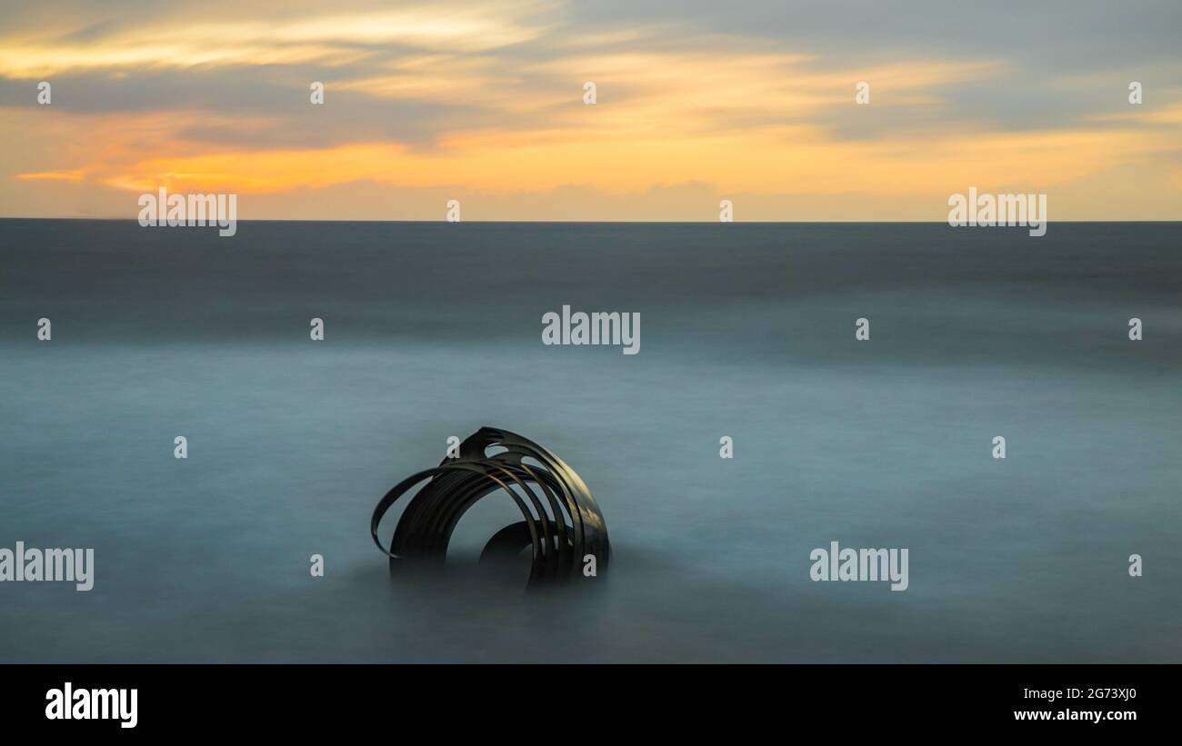 Metal shell sculpture hi-res stock photography and images - Alamy