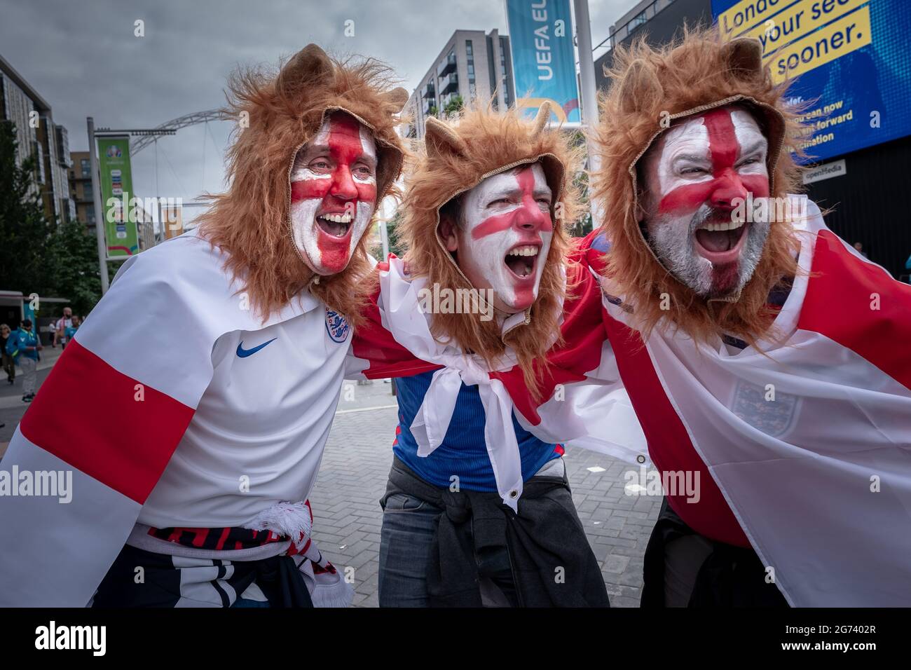 Three lions england hi-res stock photography and images - Alamy
