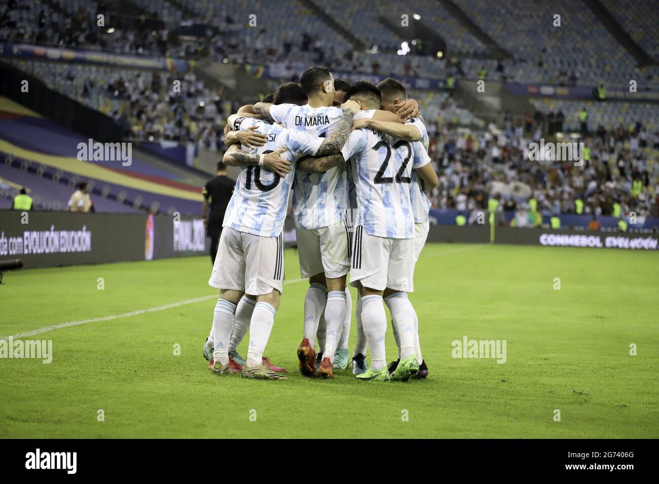 Angel di maria copa america goal hi-res stock photography and images ...