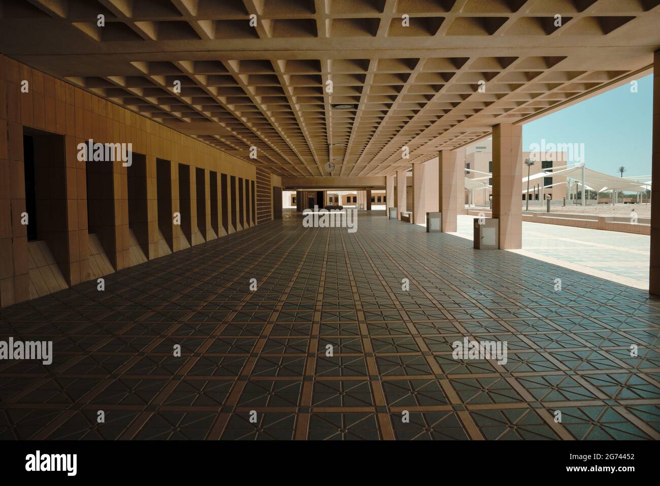 Riyadh gate hi-res stock photography and images - Alamy