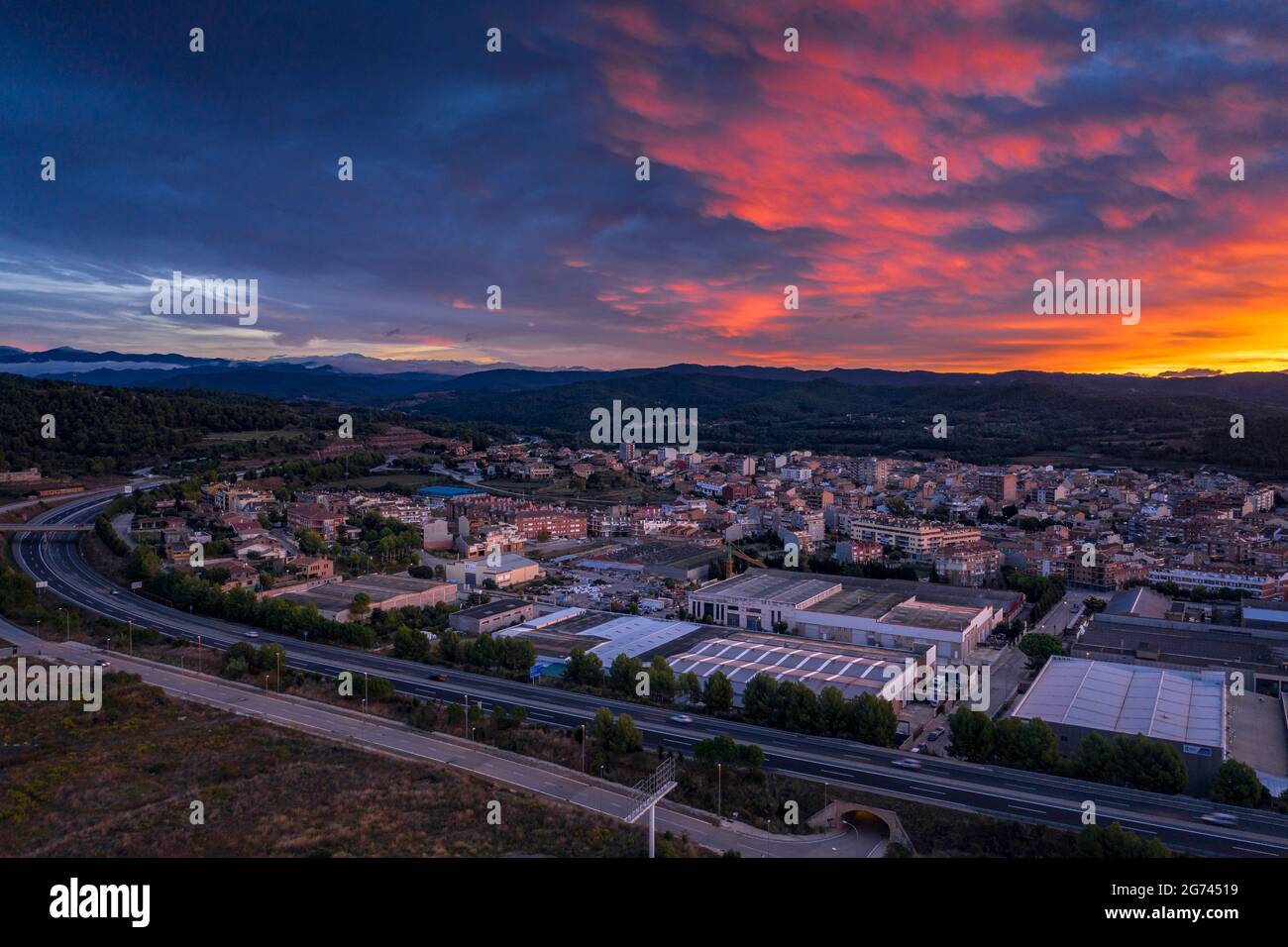 Pueblo rojo hi-res stock photography and images - Alamy