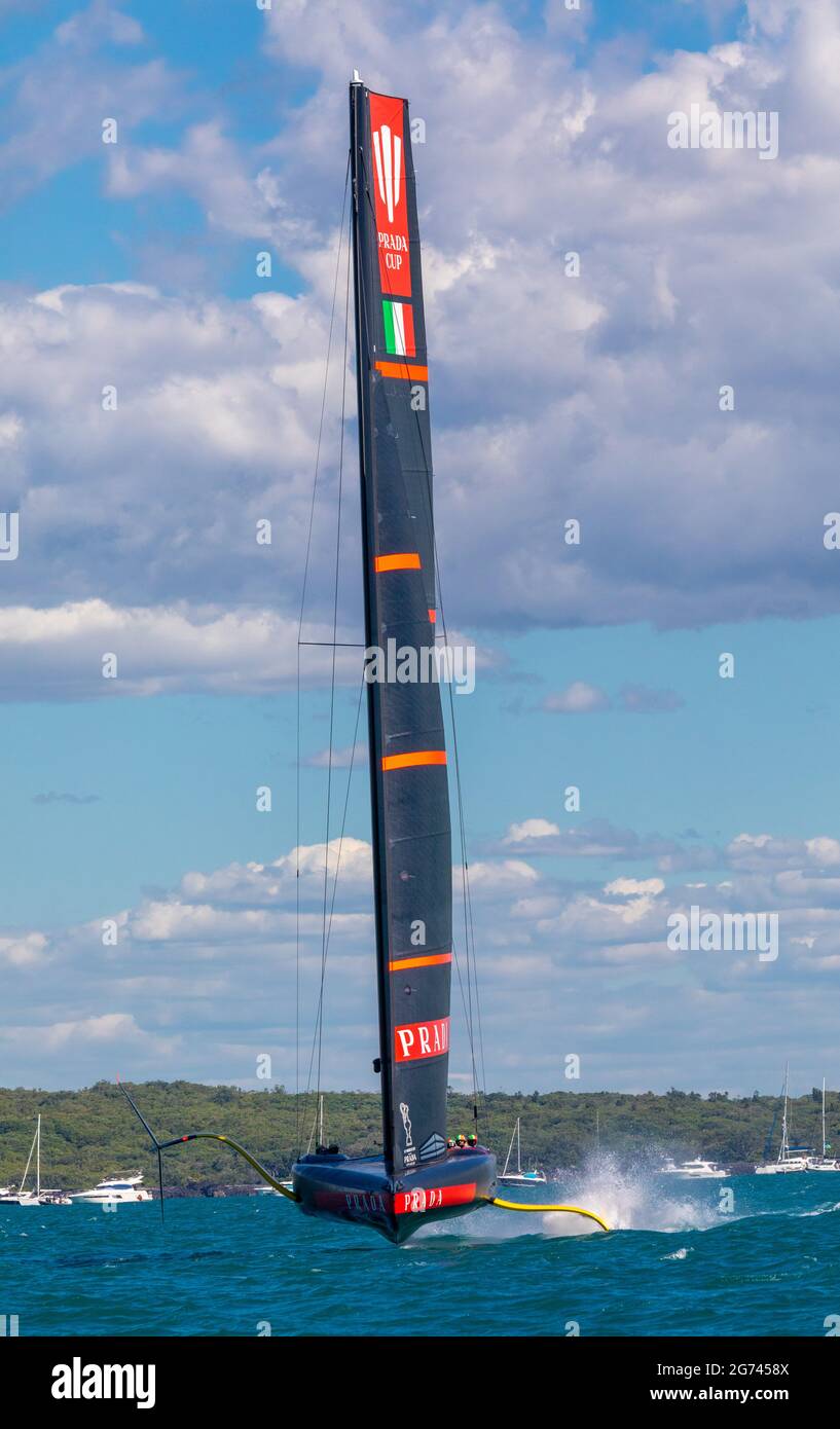 Luna Rossa Prada Pirelli in the Semi Final of the Prada Cup, 30th ...