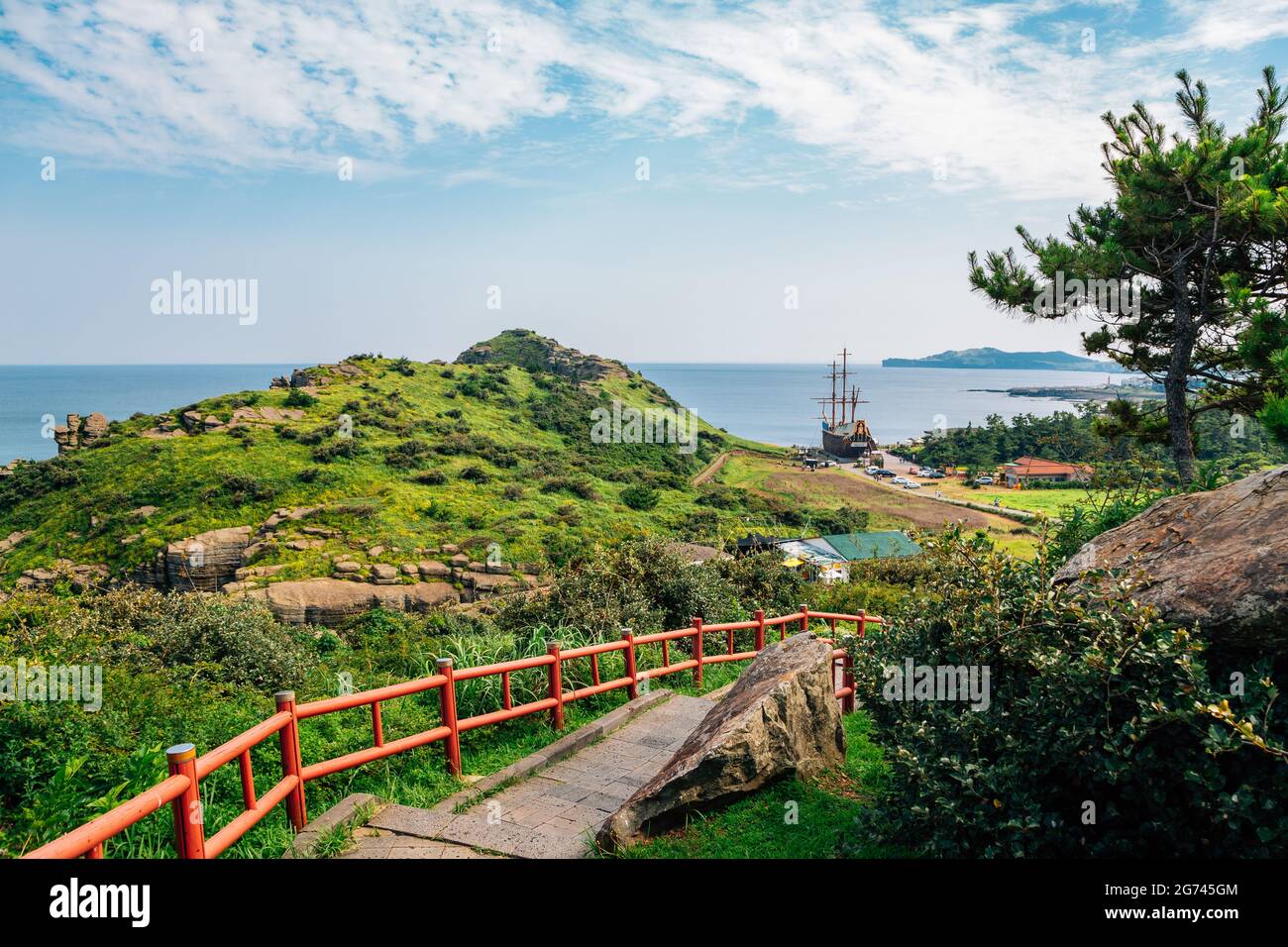 Yongmeori beach jeju south korea hi-res stock photography and images ...