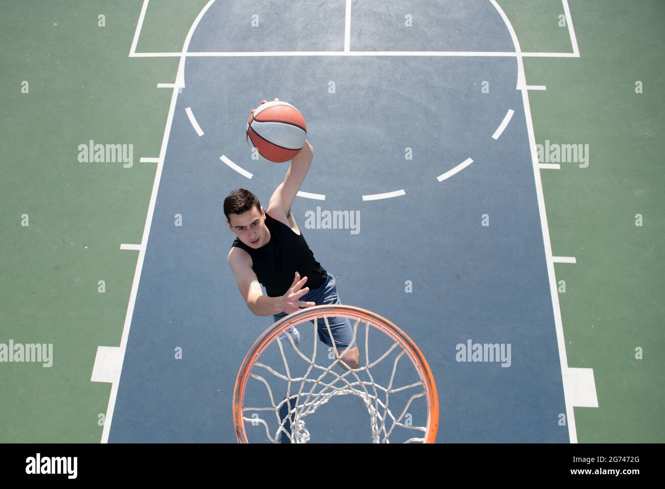 Basketball dunk top view hi-res stock photography and images - Alamy