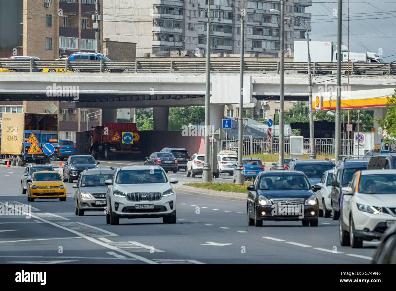 Road traffic in Moscow, Russia Stock Photo - Alamy