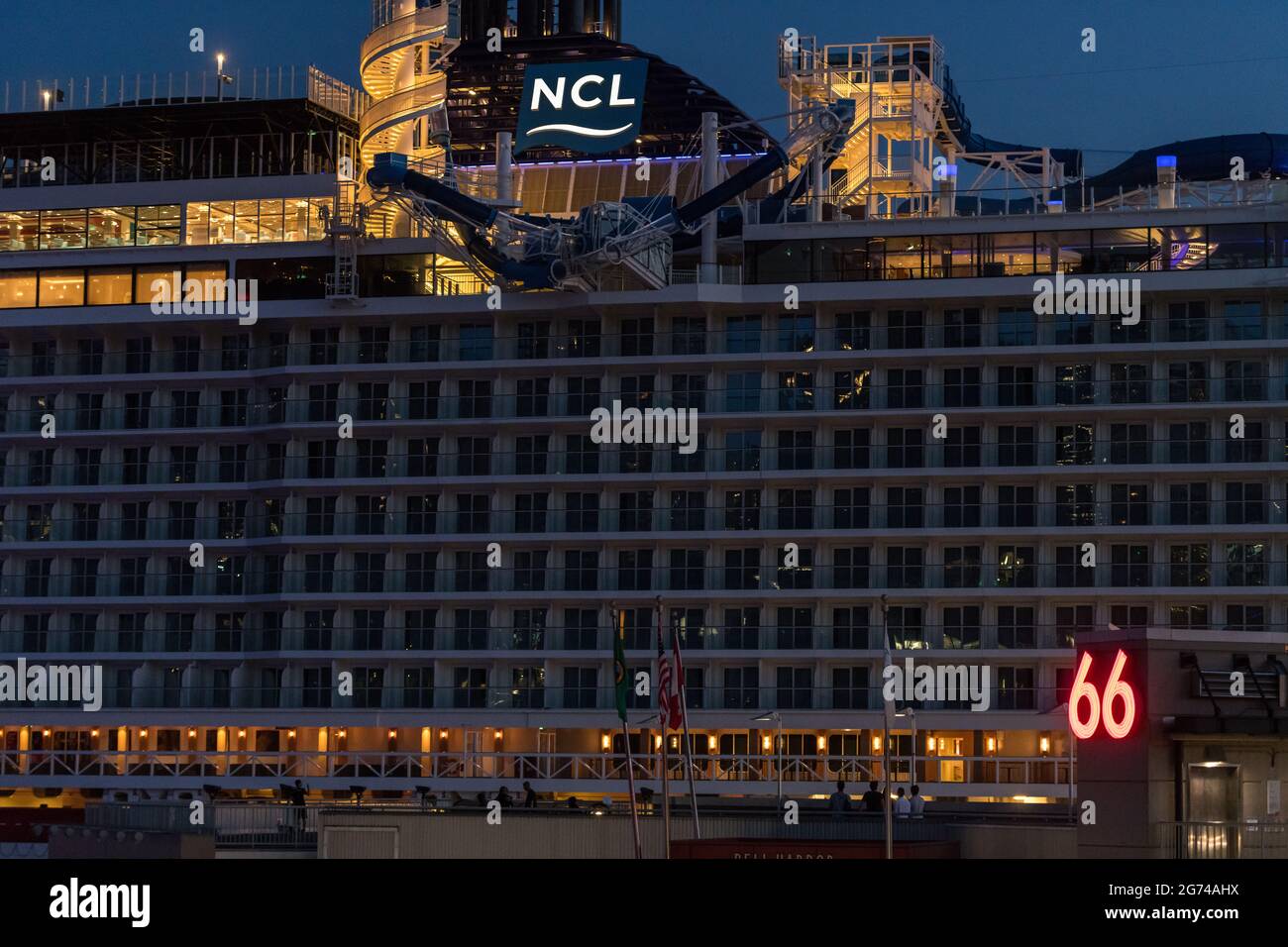 Seattle pier 66 cruise hi-res stock photography and images - Alamy
