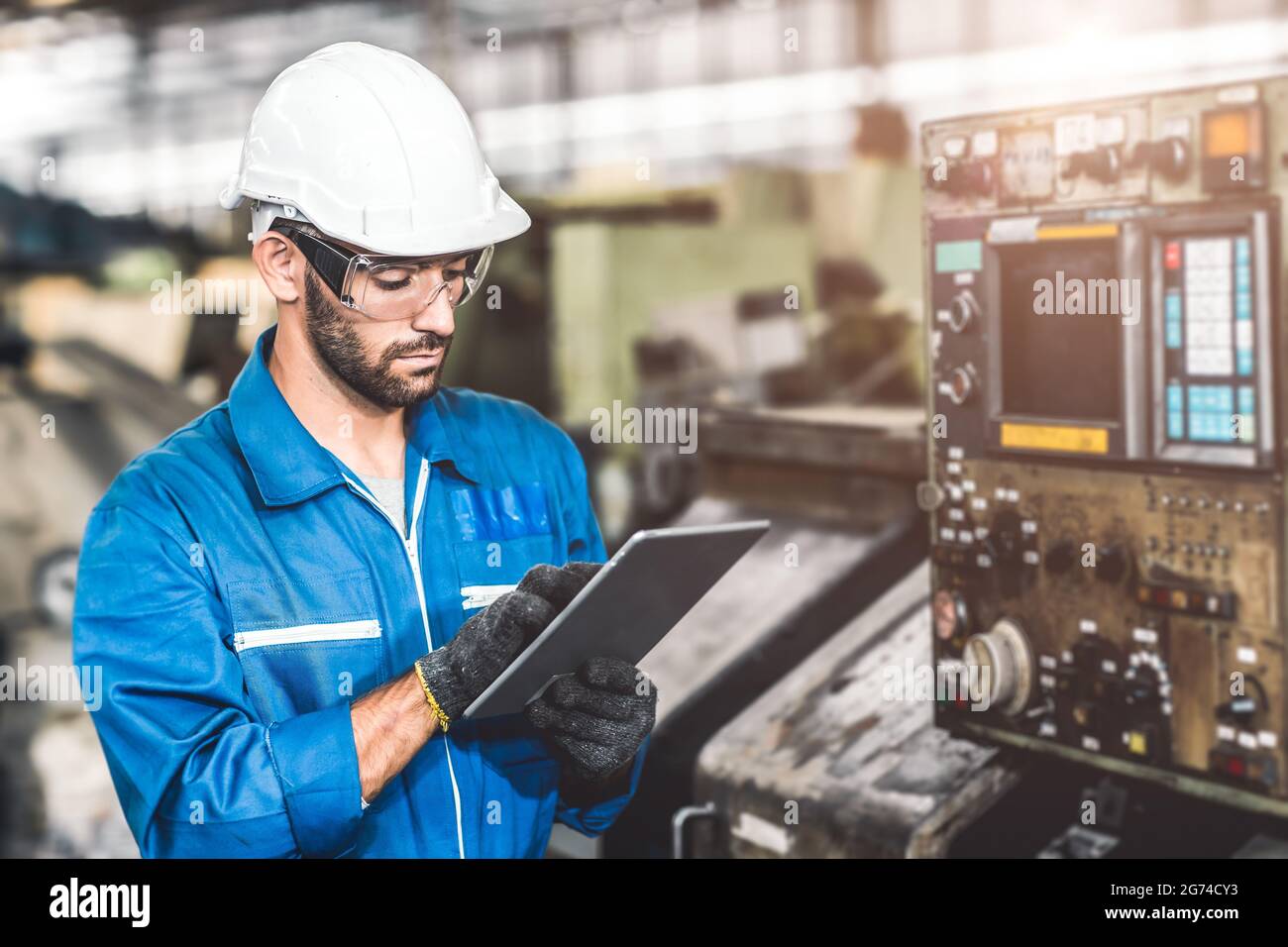 Computer setup hi-res stock photography and images - Alamy
