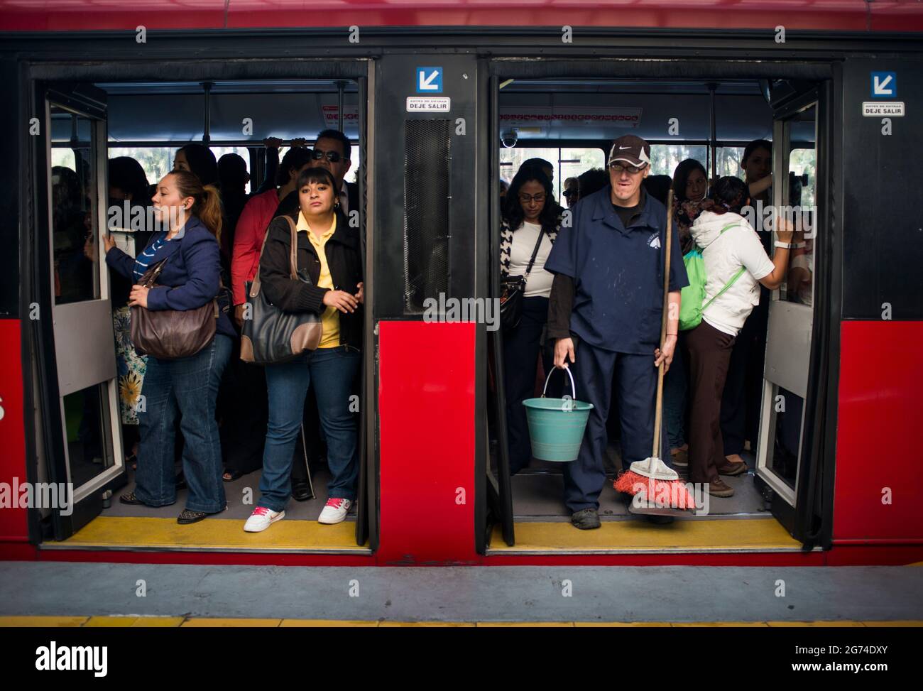 Metrobus Linea 1, Mexico DF, Mexico Stock Photo - Alamy