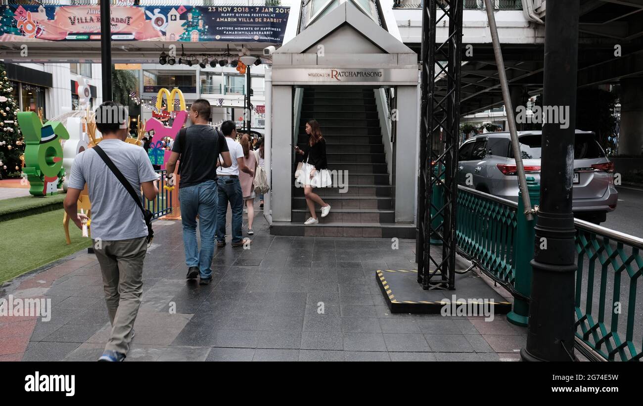 Entrance Way Stairs to BTS Sukhumvit Chit Lom Skytrain Skywalk Bangkok ...