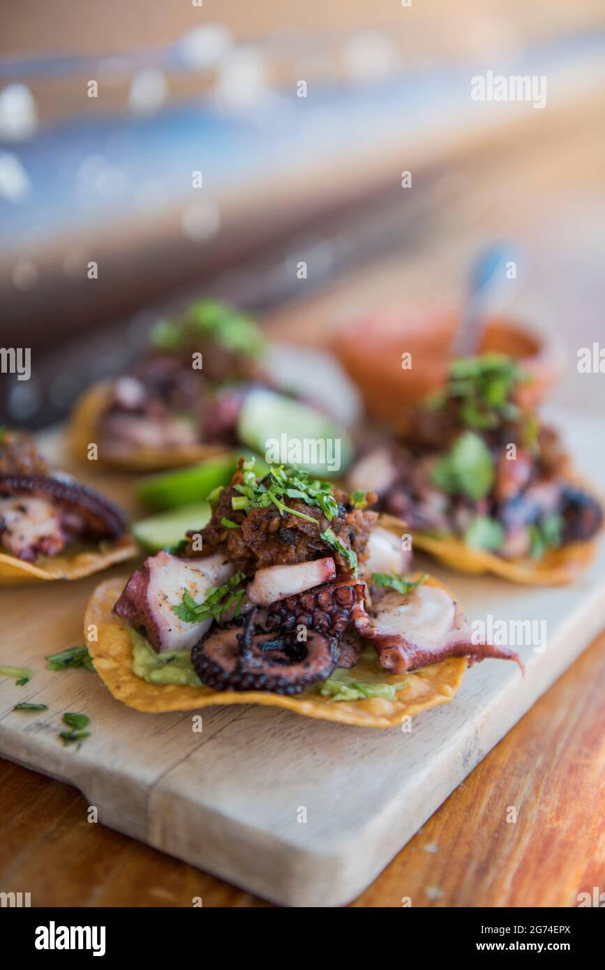 Tostada de pulpo hi-res stock photography and images - Alamy