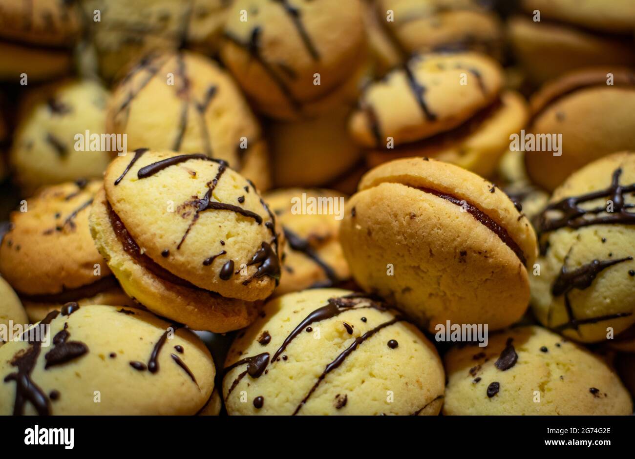 Cream lines hi-res stock photography and images - Alamy