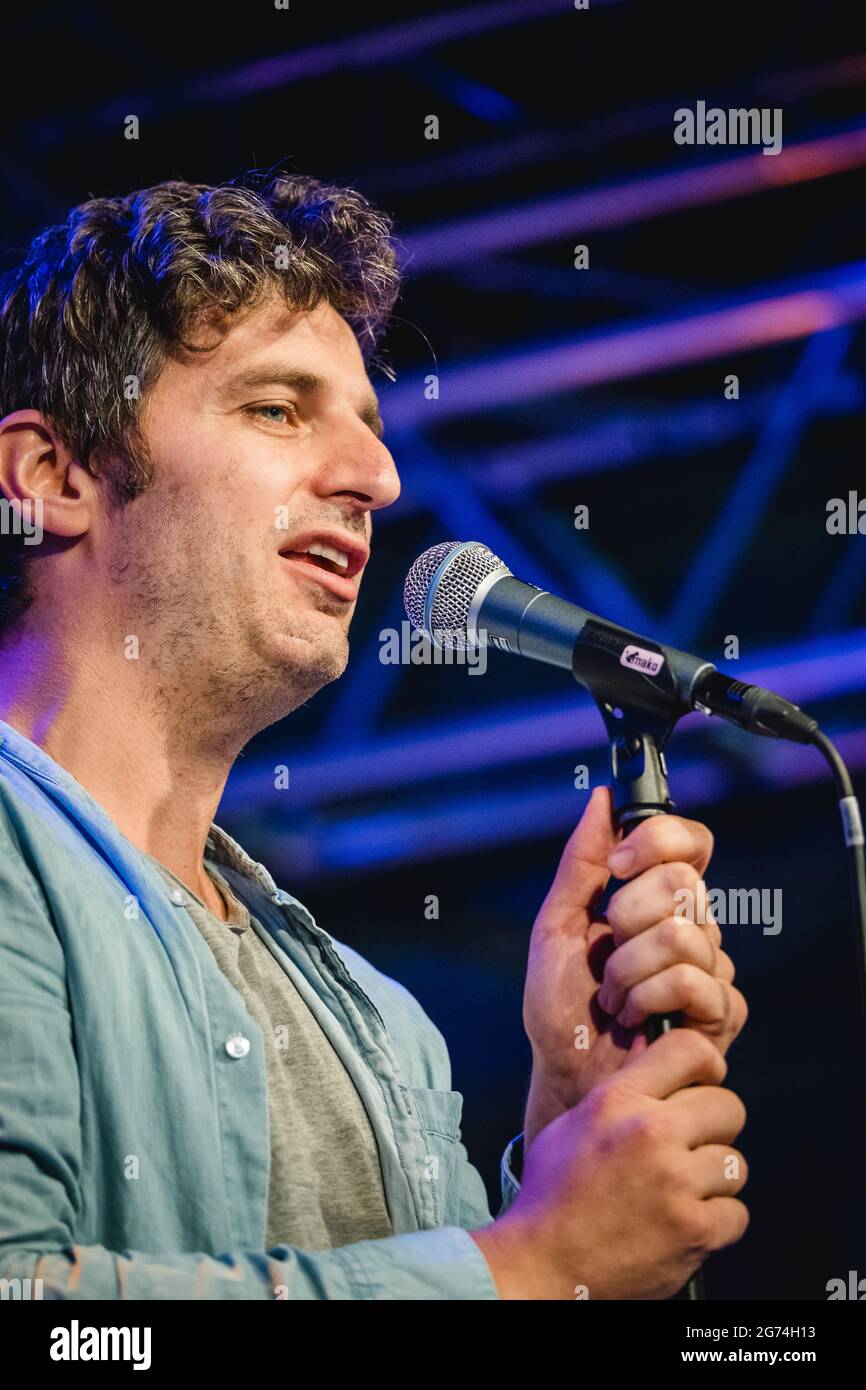 Eskimo band hi-res stock photography and images - Alamy