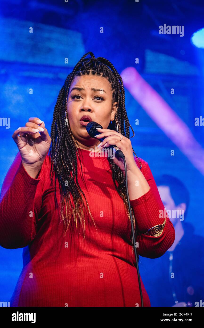 Mossi hi-res stock photography and images - Alamy