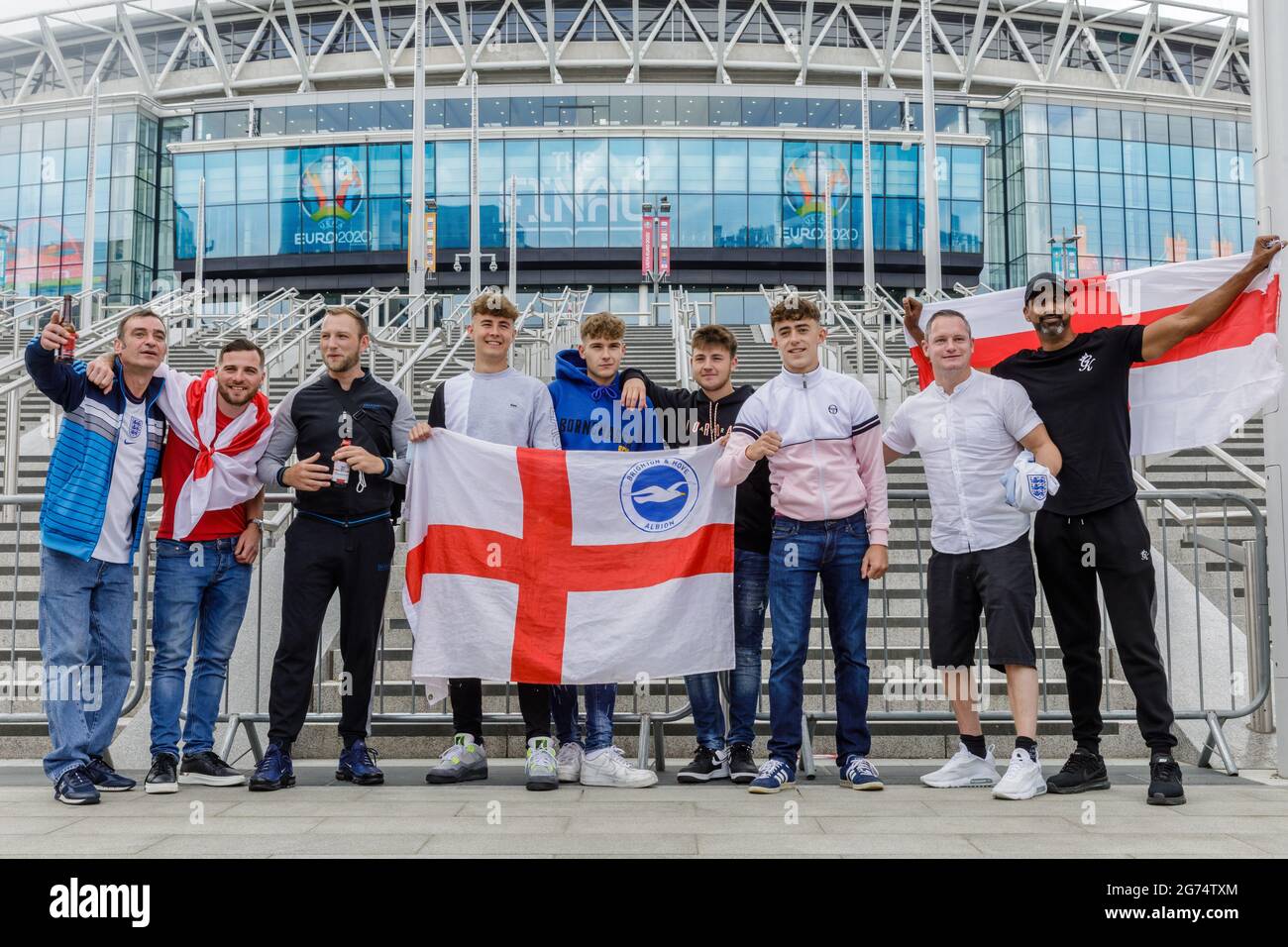 World cup final 1966 fans hi-res stock photography and images - Alamy