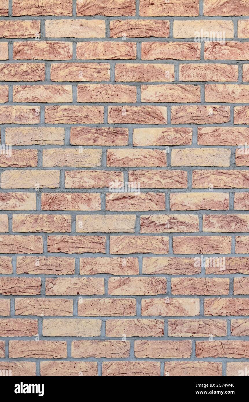 Red brick wall, stretcher bond, simplest repeating pattern of brickwork ...