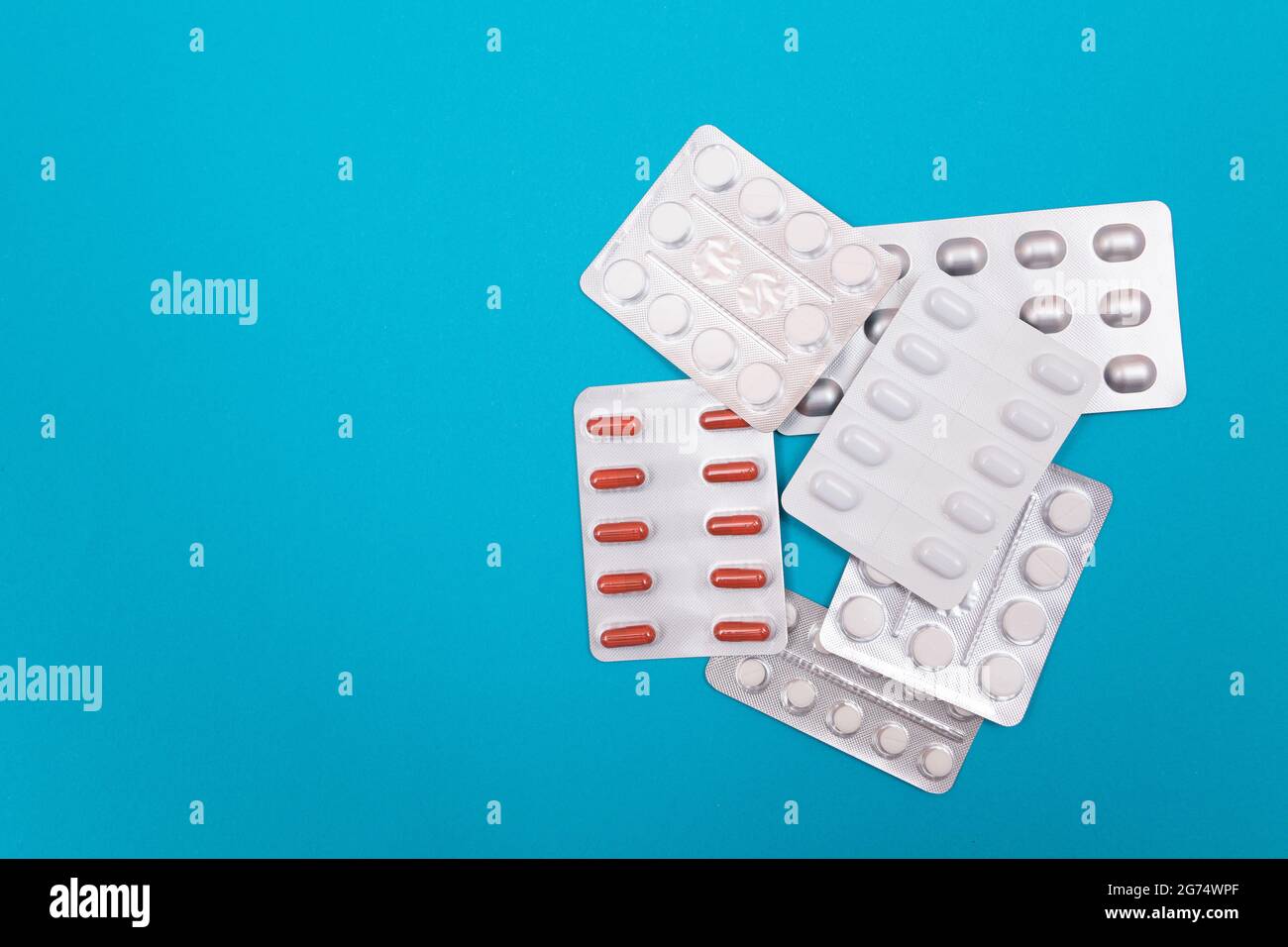Different medication capsules tablets hi-res stock photography and ...